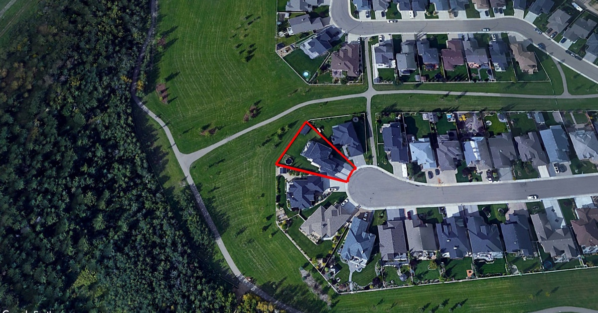 Tax Sale in Red Deer, Alberta | 96 oakwood cl | Tax Sales Hub
